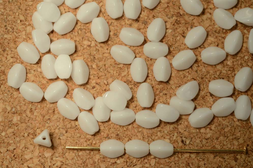 Pinch White 5 mm Chalk White 03000 Czech Glass Beads x 10g - jewelbeads4