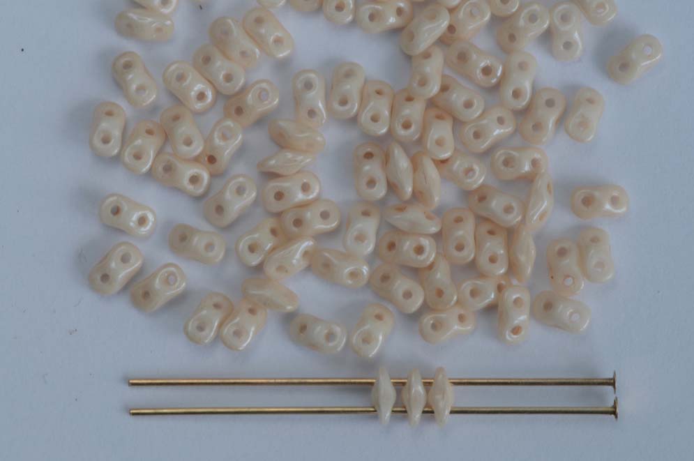 Super8 Cream Alabaster Op Champagne Shimmer 02010-14413 Czech Glass ...